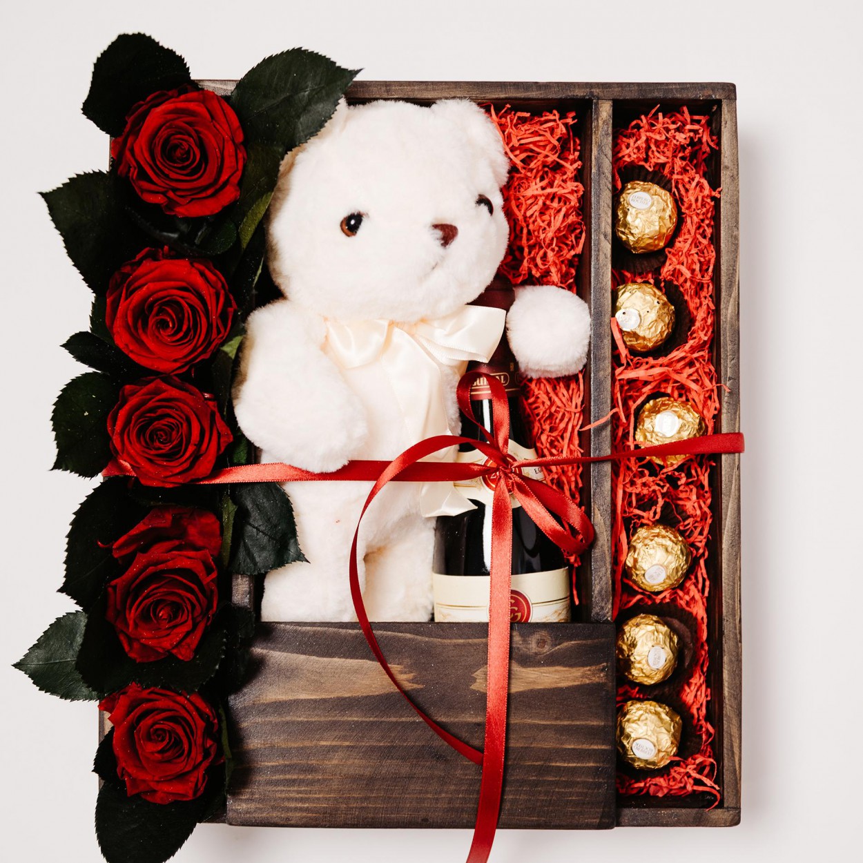 Wooden boxes arrangements